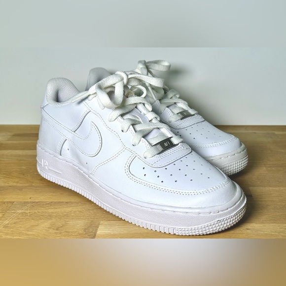 Nike | Shoes | Nike Air Force Af1 Le Nwot | Poshmark